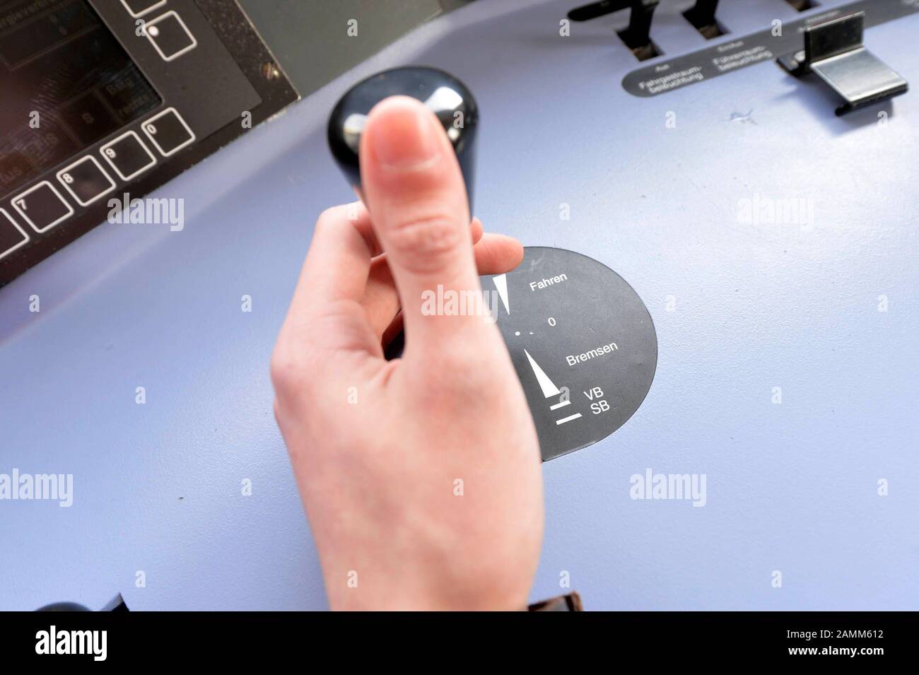 Locomotive driver training at the Munich S-Bahn: in the picture a hand ...