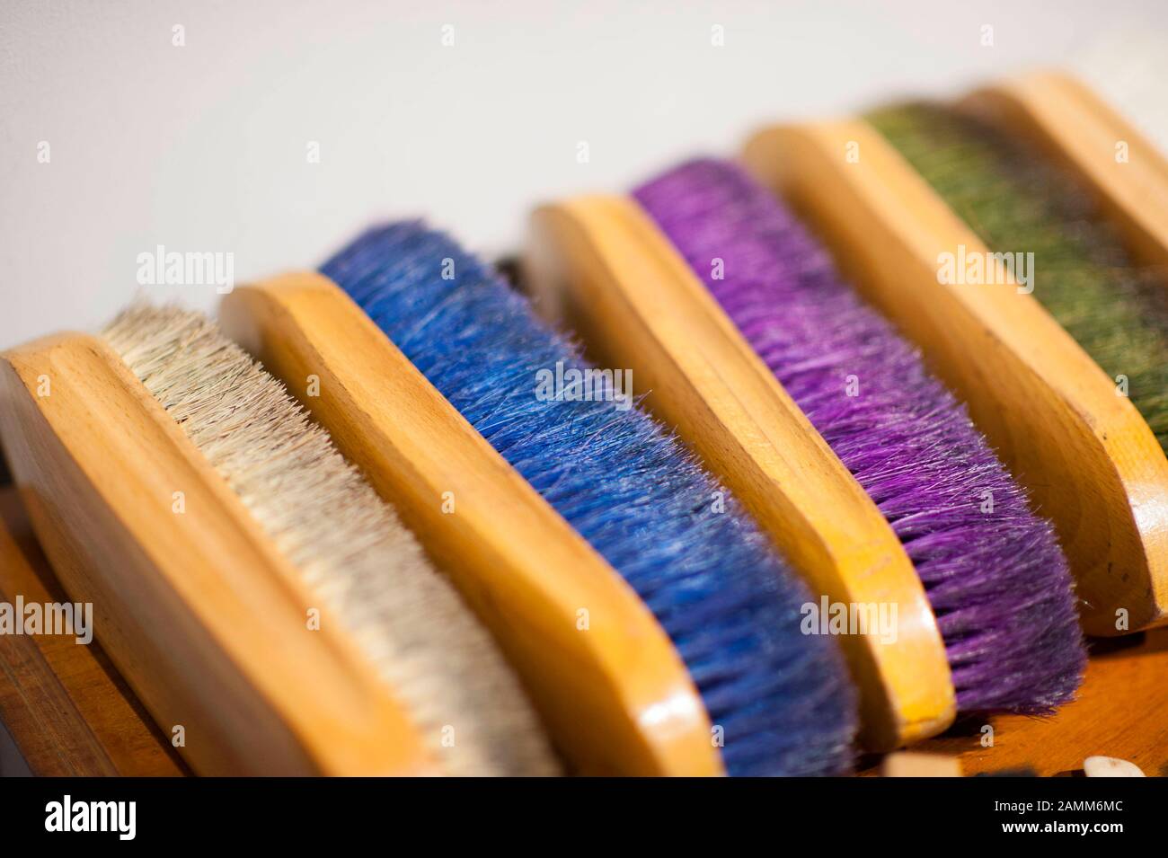 In the shoe shine seminar in the traditional Munich house "Ed Meier" at ...