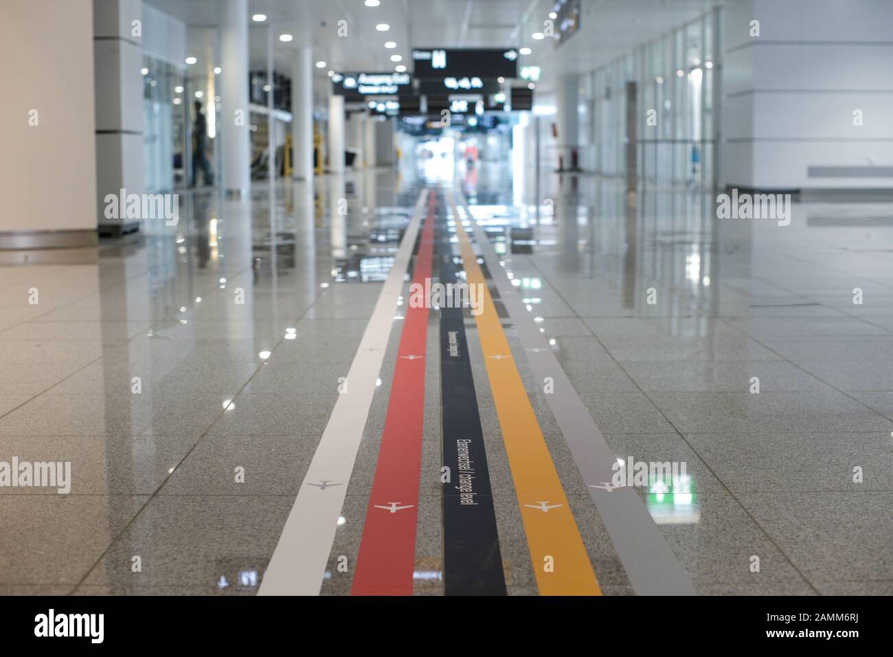 Satellite gates hi-res stock photography and images - Alamy