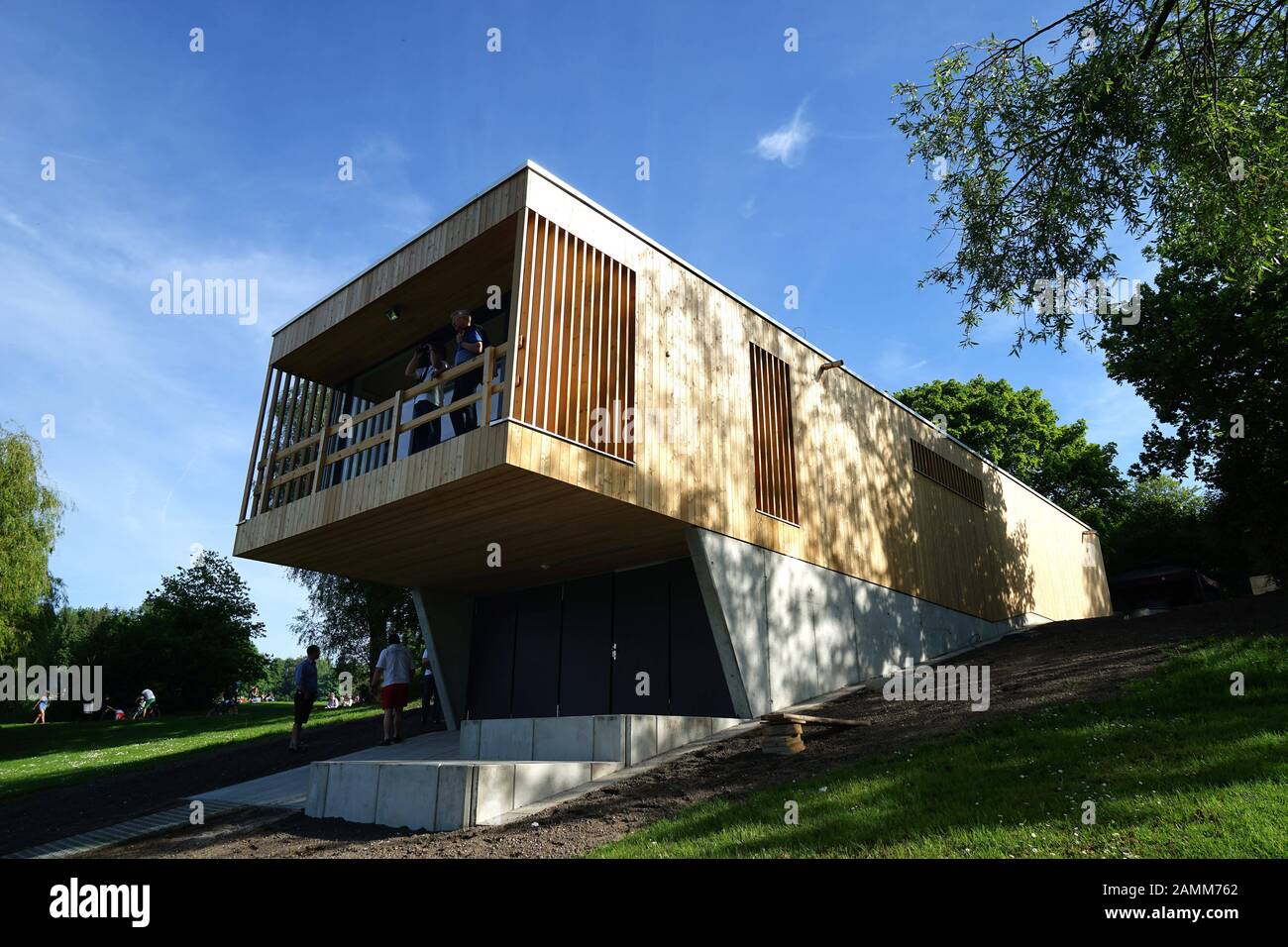 Inauguration of the new water rescue station at Lerchenauer See in ...
