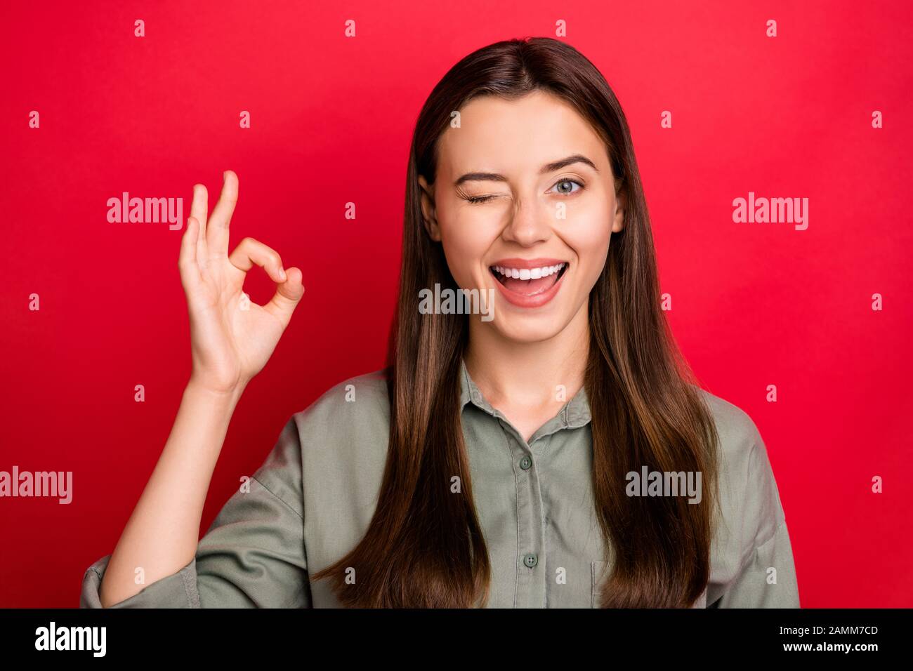 Close-up portrait of her she nice attractive lovely pretty cute glad ...
