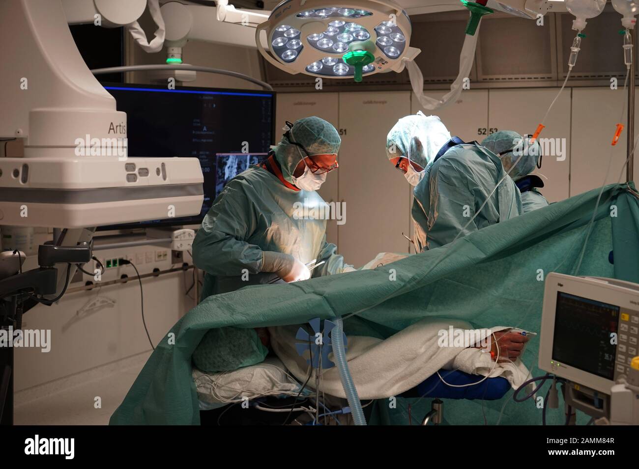 Vascular surgery for the insertion of a stent in a hybrid operating ...