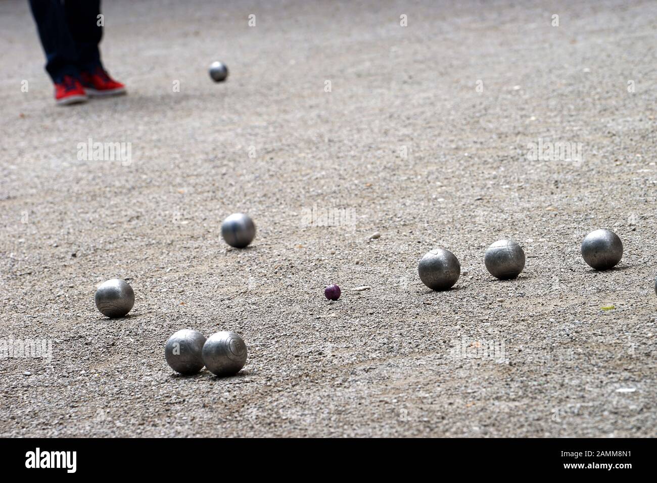 Petanque players in the hofgarten in munich hi-res stock photography ...