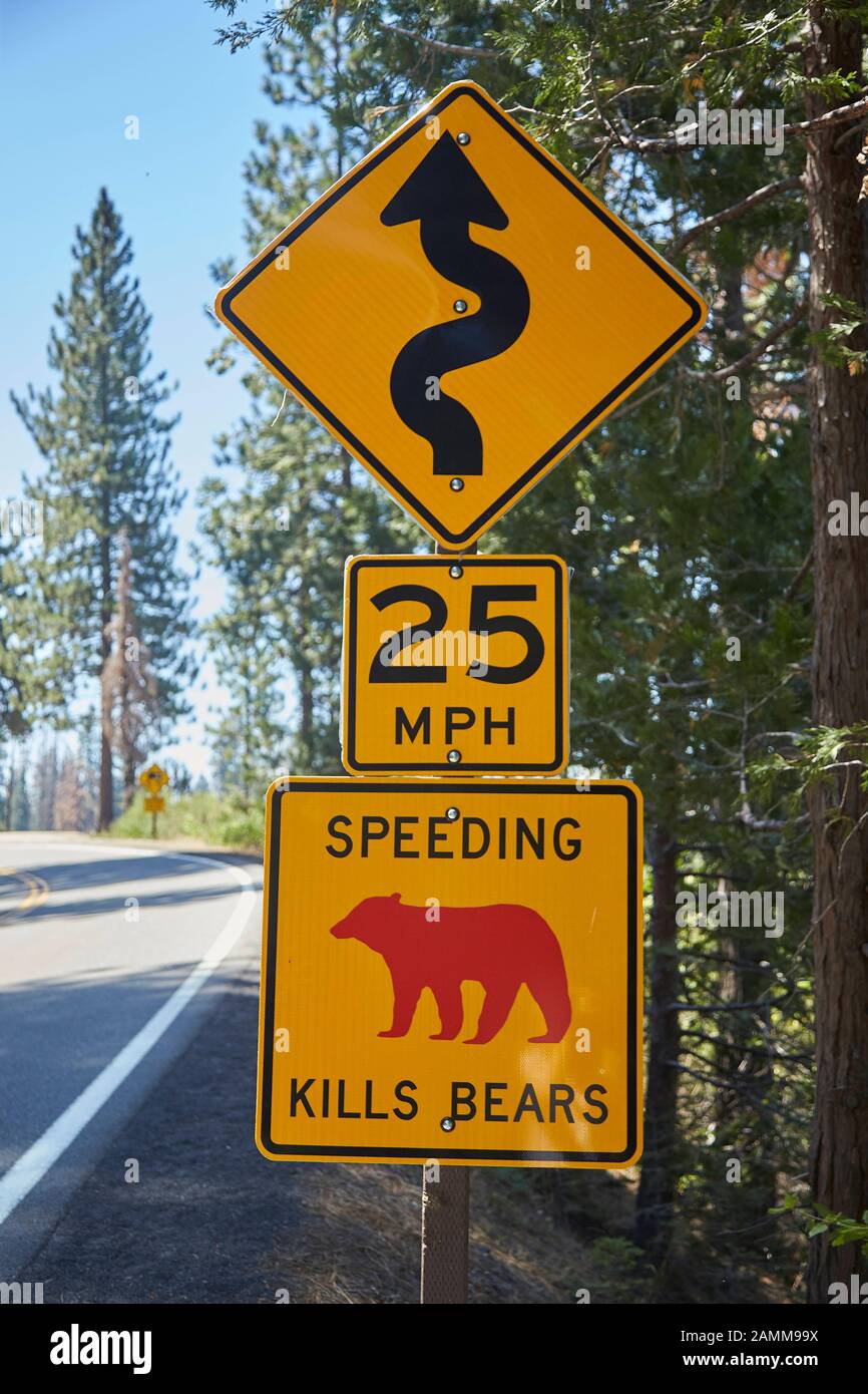Speed kills road sign hi-res stock photography and images - Alamy
