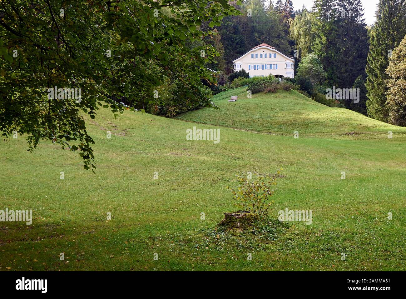 Krause-Park, Krause-Villa, above the park the masterpiece of the art ...