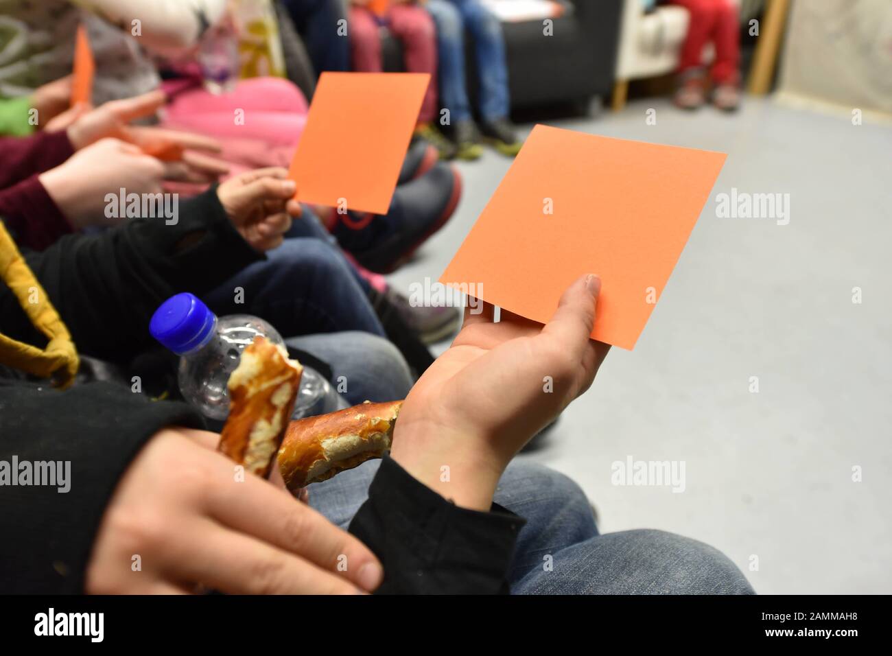 Children voting hi-res stock photography and images - Alamy