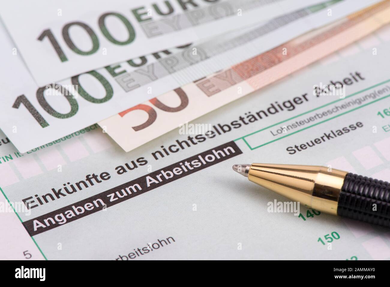 tax return for tax office for employment [automated translation] Stock ...