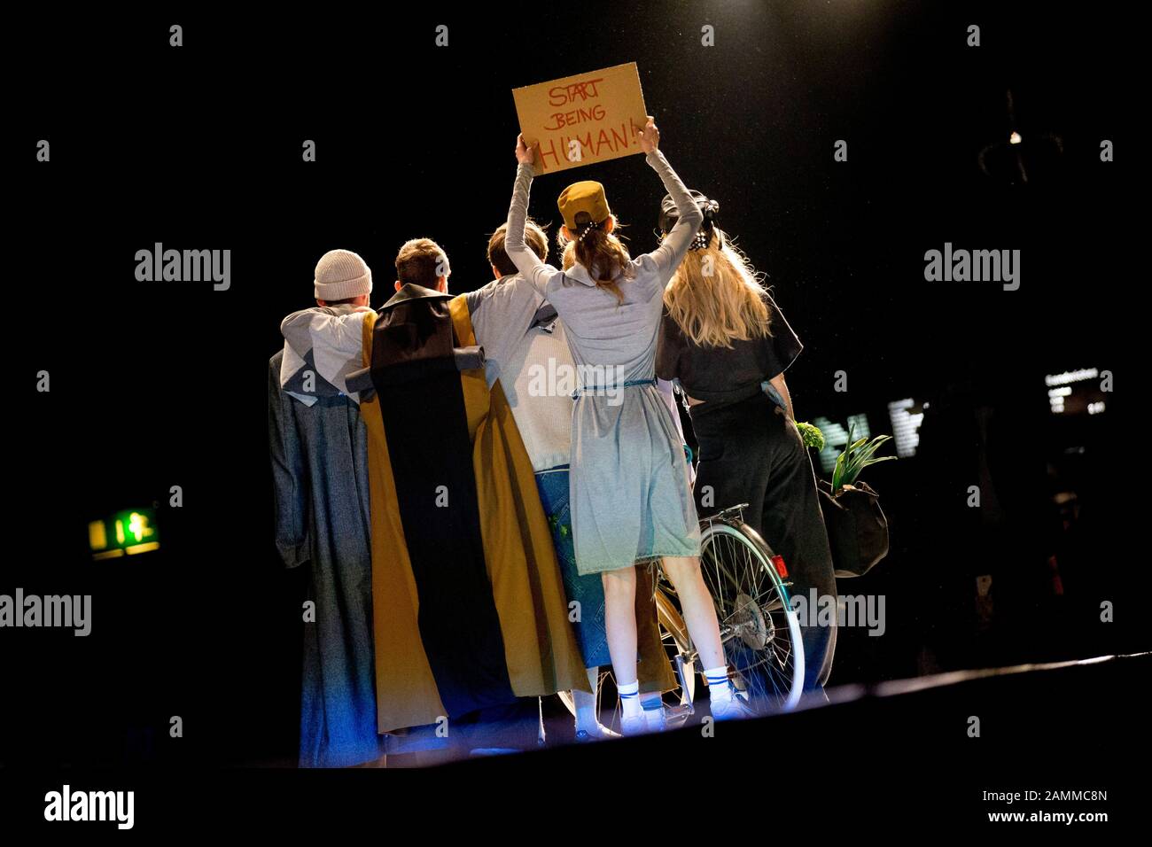 2010s fashion hi-res stock photography and images - Alamy