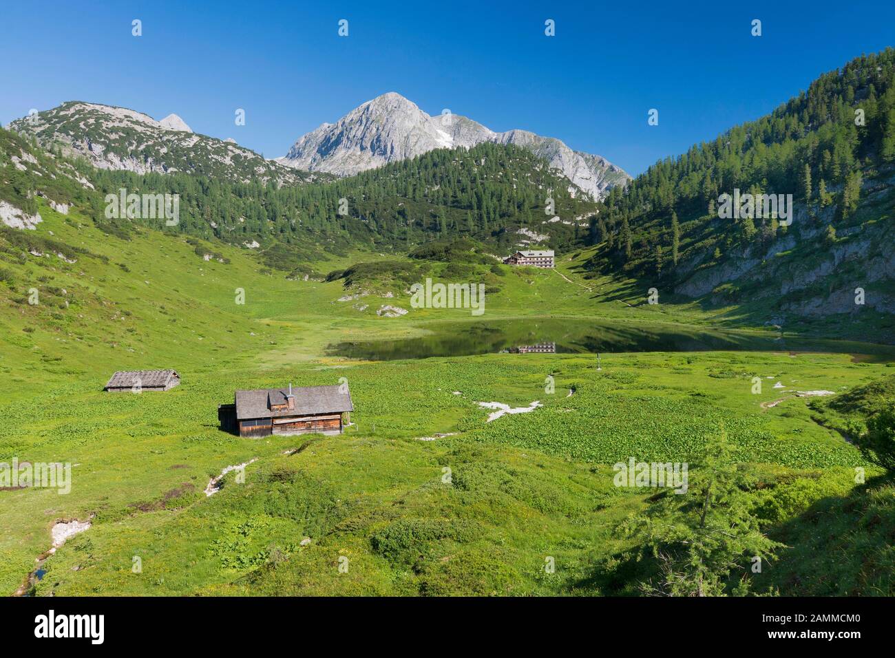 At Funtensee with alpine huts and the Kärlingerhaus 1638 m above sea ...