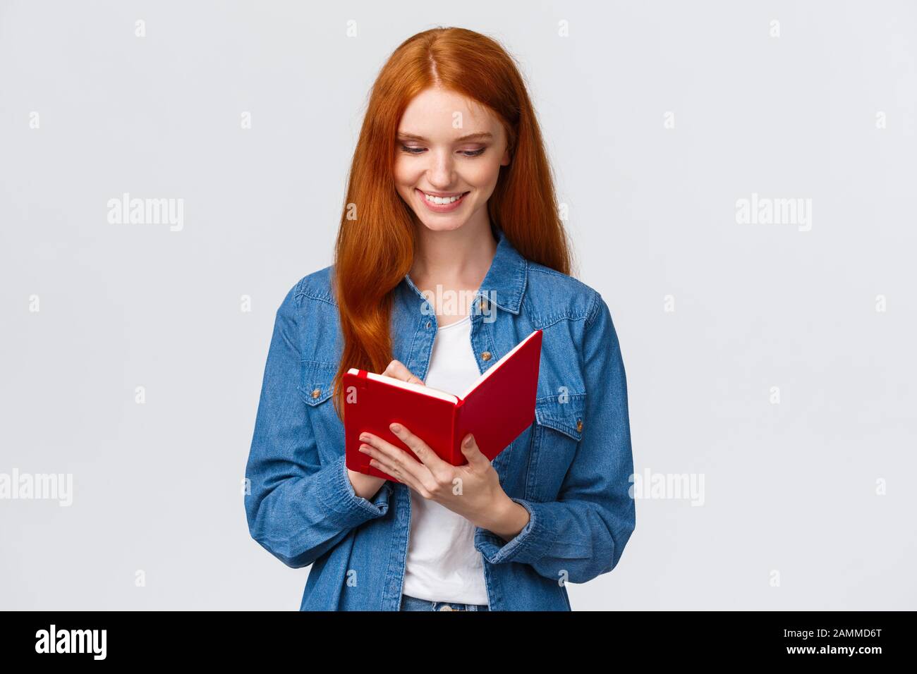 Creative and talented good-looking female college student prepare ...