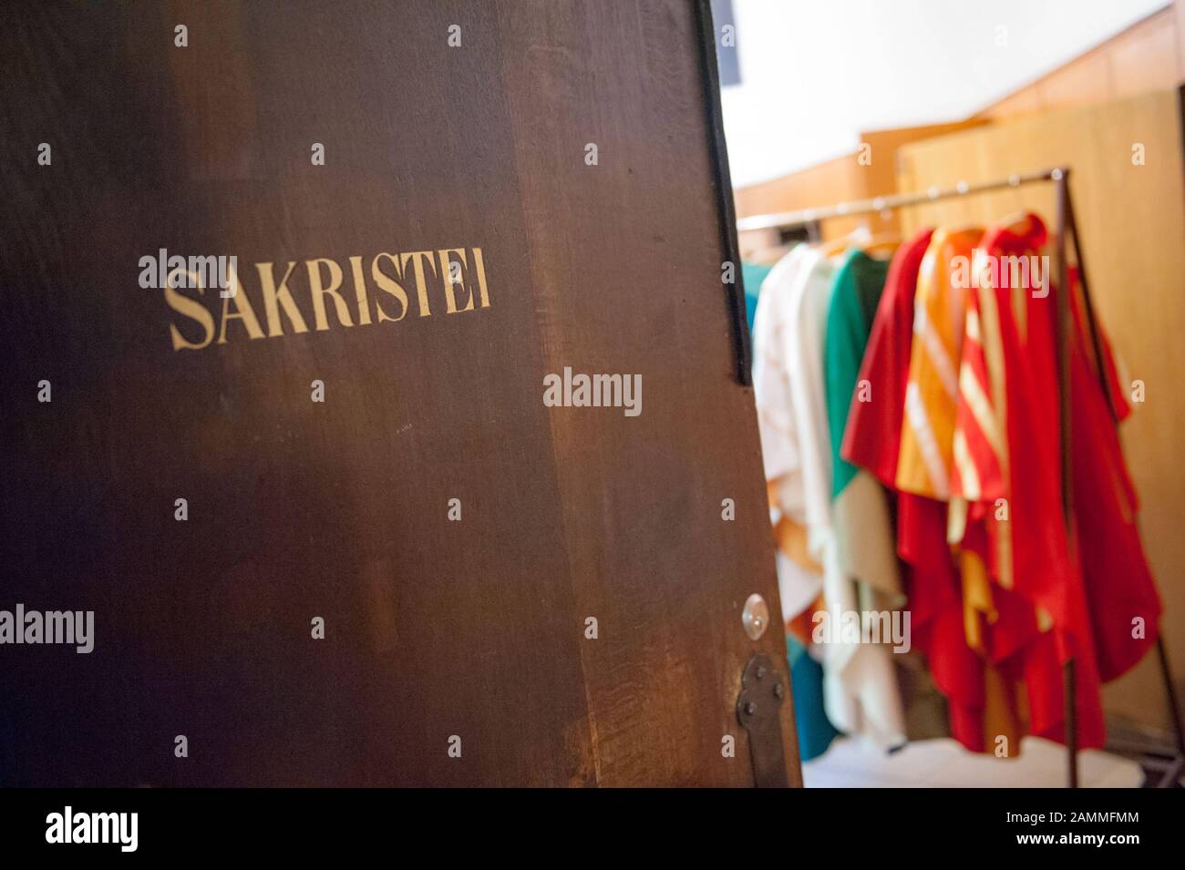 Priest Karl Kern from the St. Michael church in the Munich Neuhauser ...