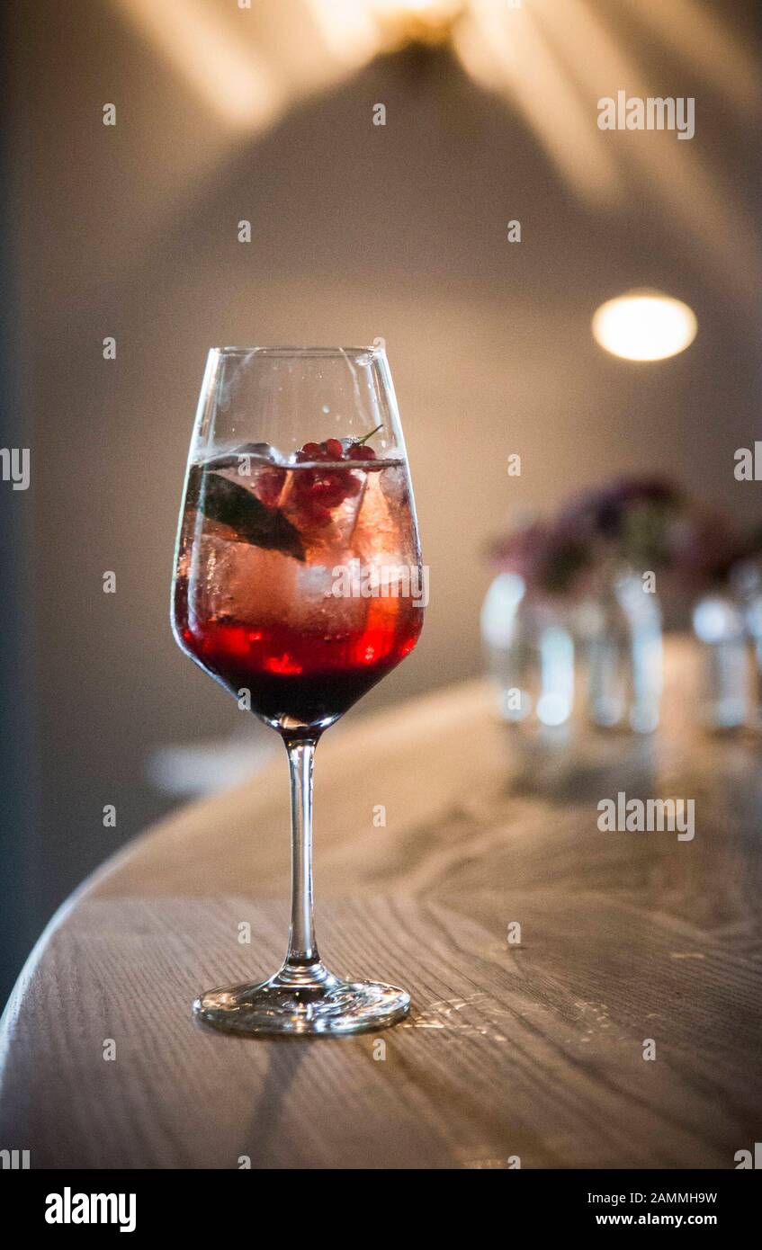 Blitz bar hi-res stock photography and images - Alamy