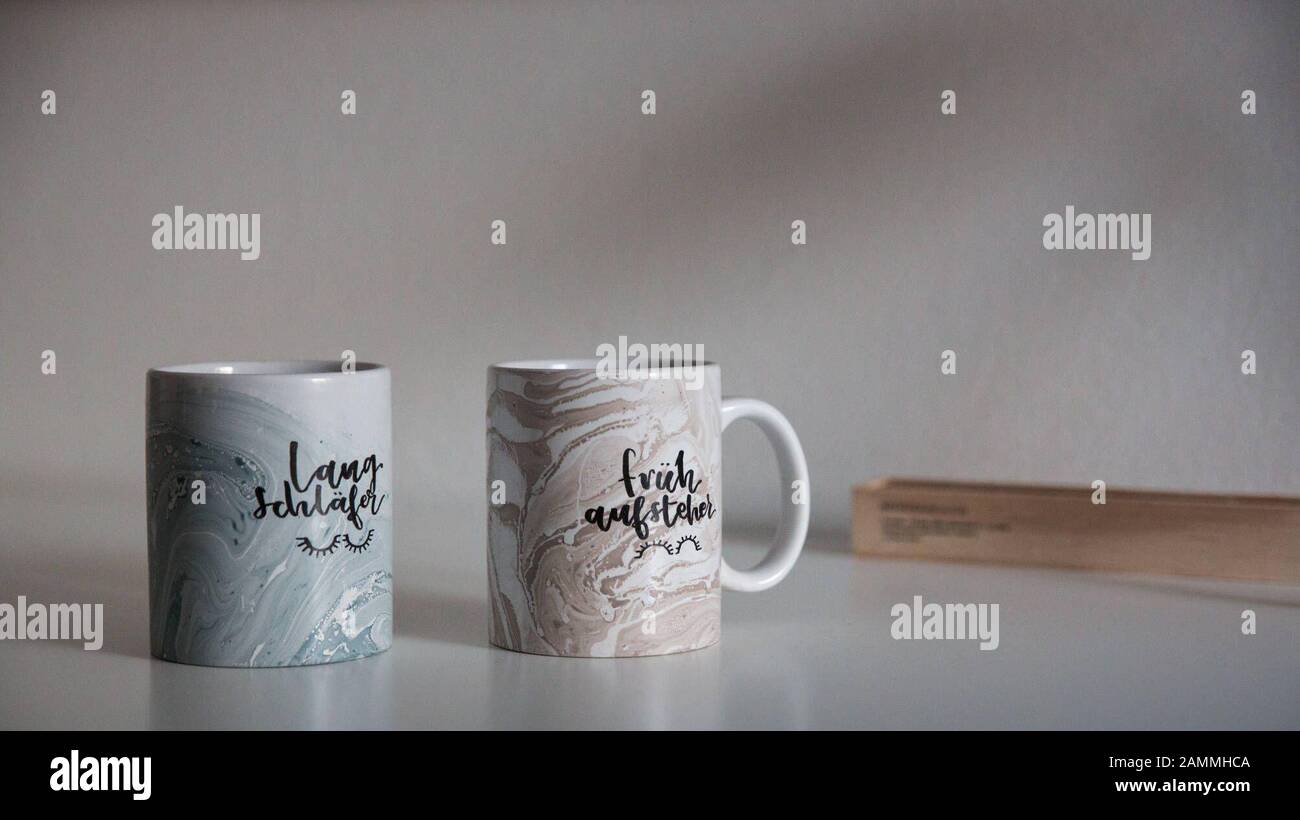 Cups are written on with porcelain pens. [automated translation] Stock ...