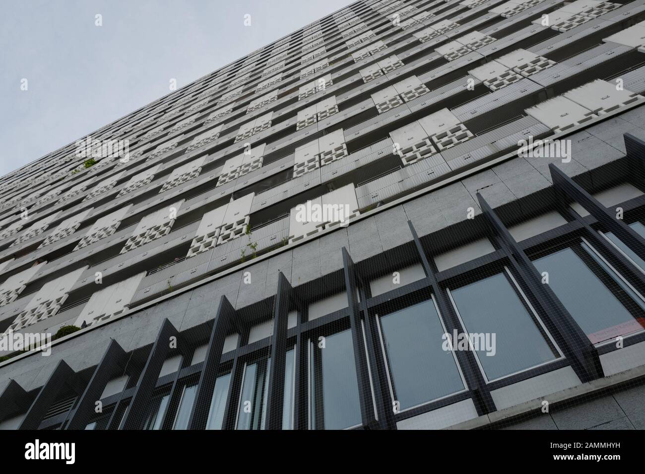 The Arabellahaus with the Sheraton Arabellaprk Hotel at ...