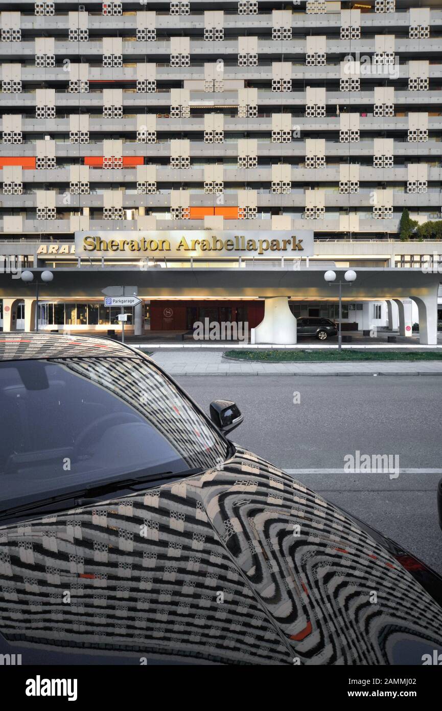 The Arabellahaus with the Sheraton Arabellaprk Hotel at ...
