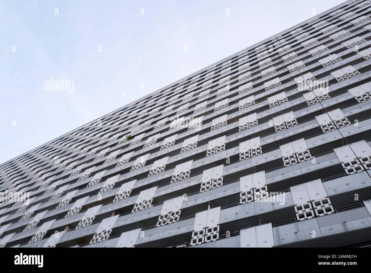 The Arabellahaus with the Sheraton Arabellaprk Hotel at ...