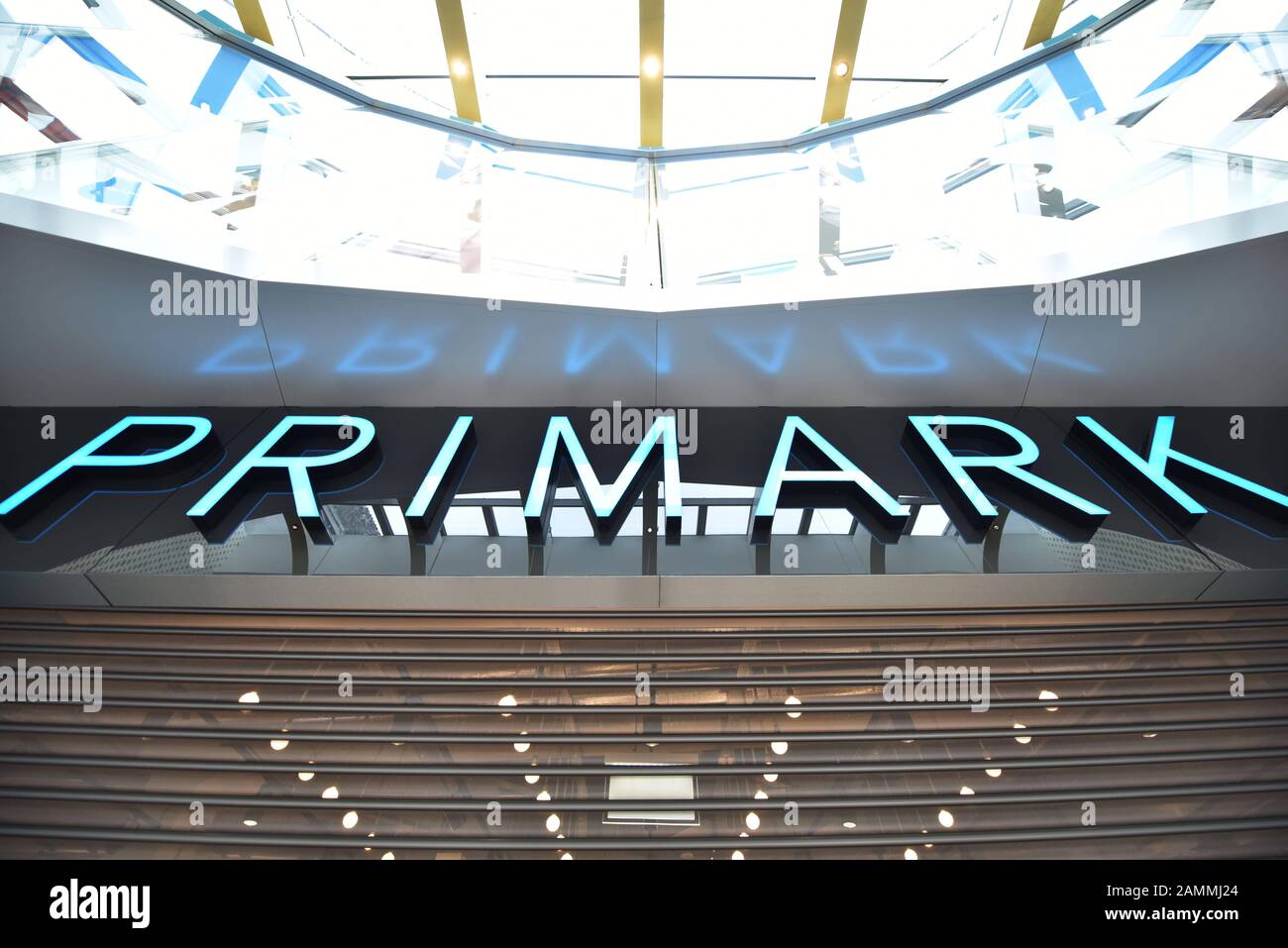 Primark interior hi-res stock photography and images - Alamy
