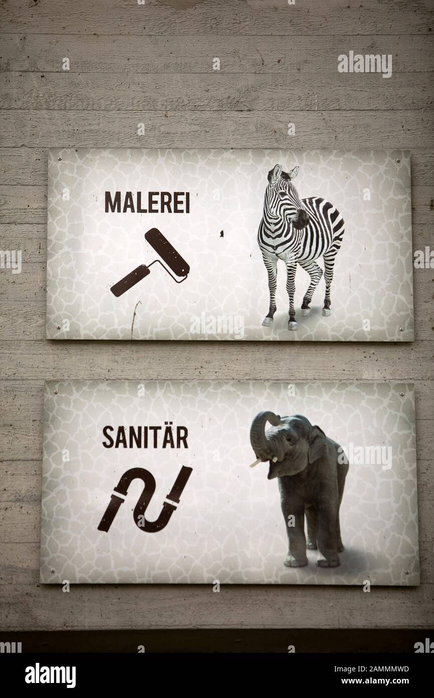 Zoo signs hi-res stock photography and images - Alamy