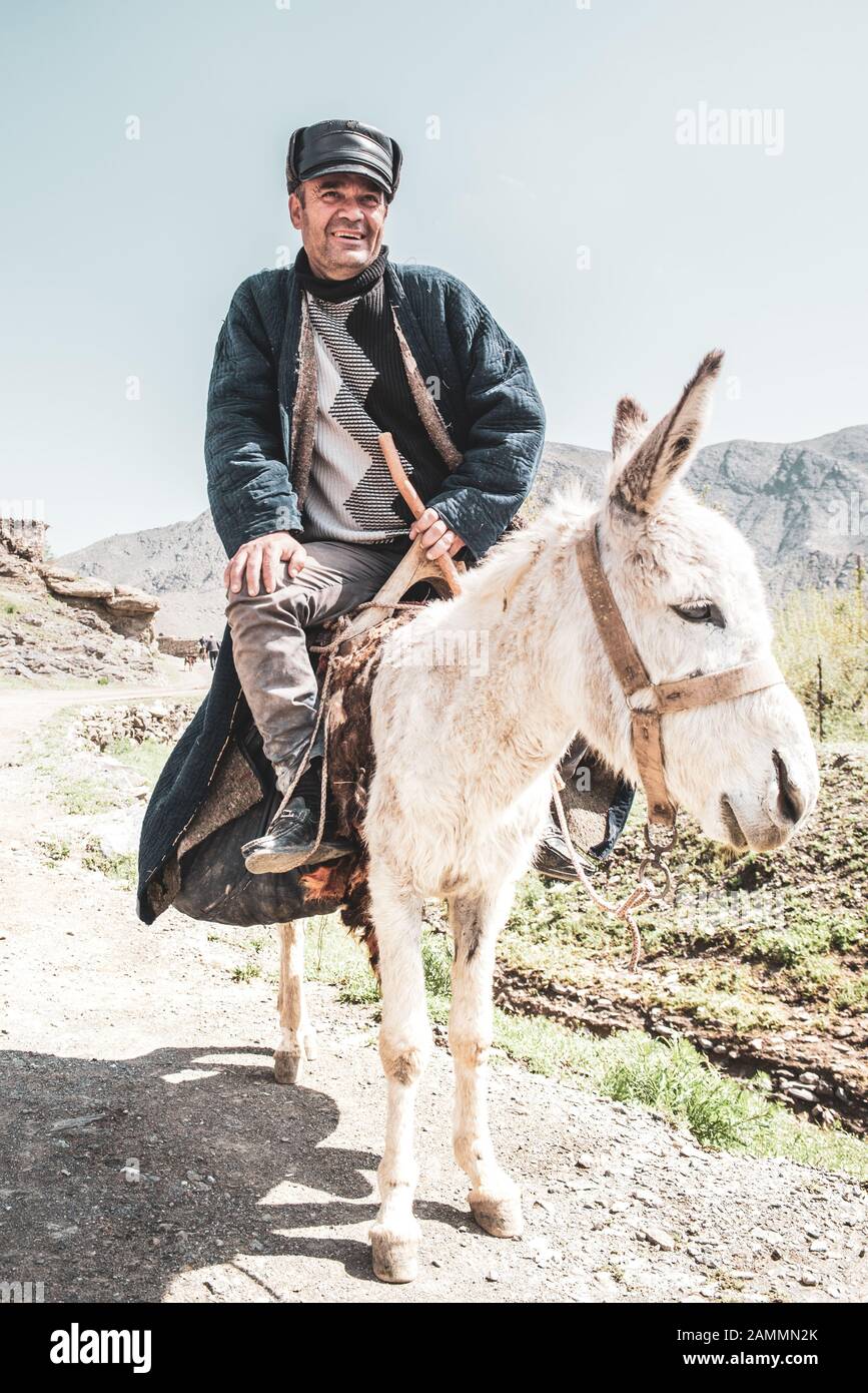 UZBEKISTAN, 2019: portrait of Uzbek people Stock Photo - Alamy