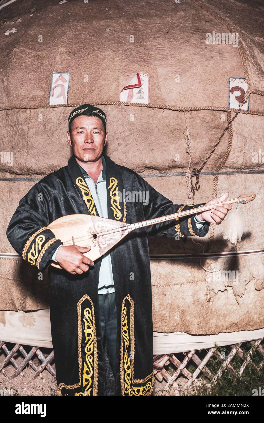 UZBEKISTAN, 2019: portrait of Uzbek people Stock Photo - Alamy