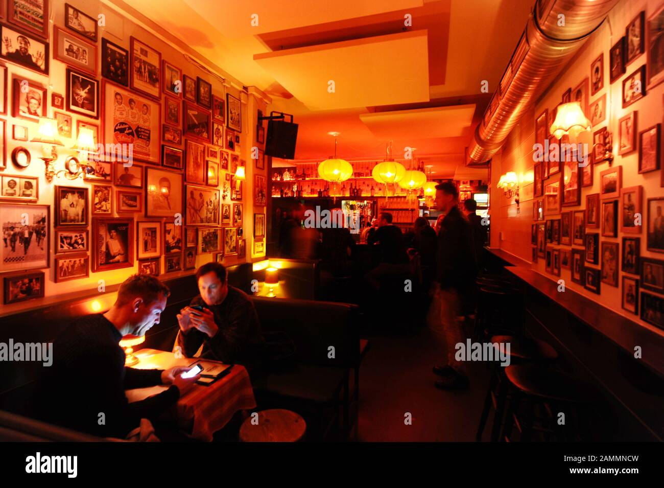 Guests in the bar "Zum Wolf' in the Pestalozzistraße in Munich's ...