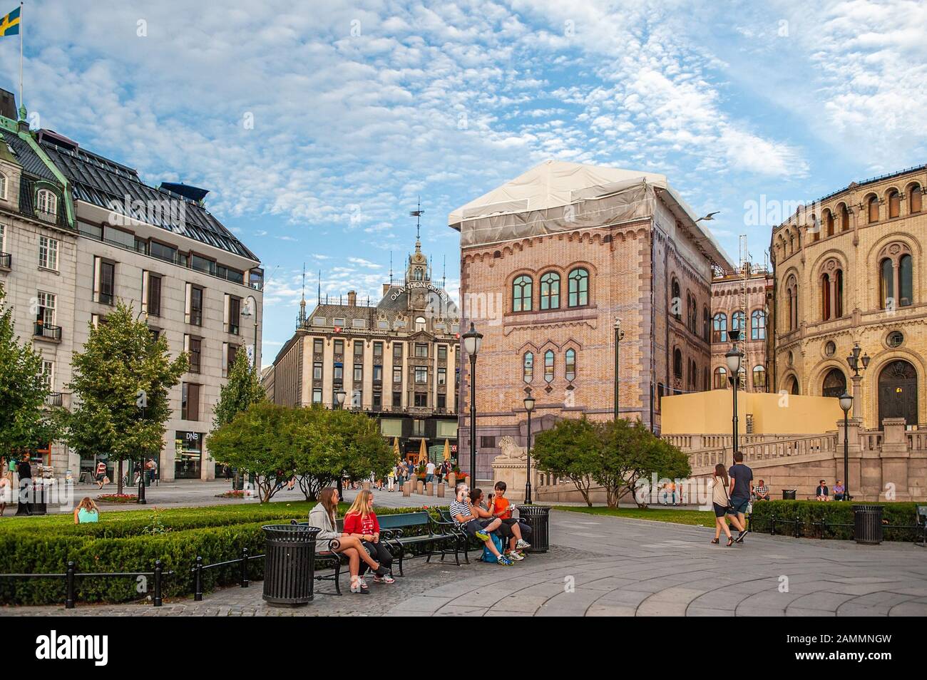 Storting square hi-res stock photography and images - Alamy