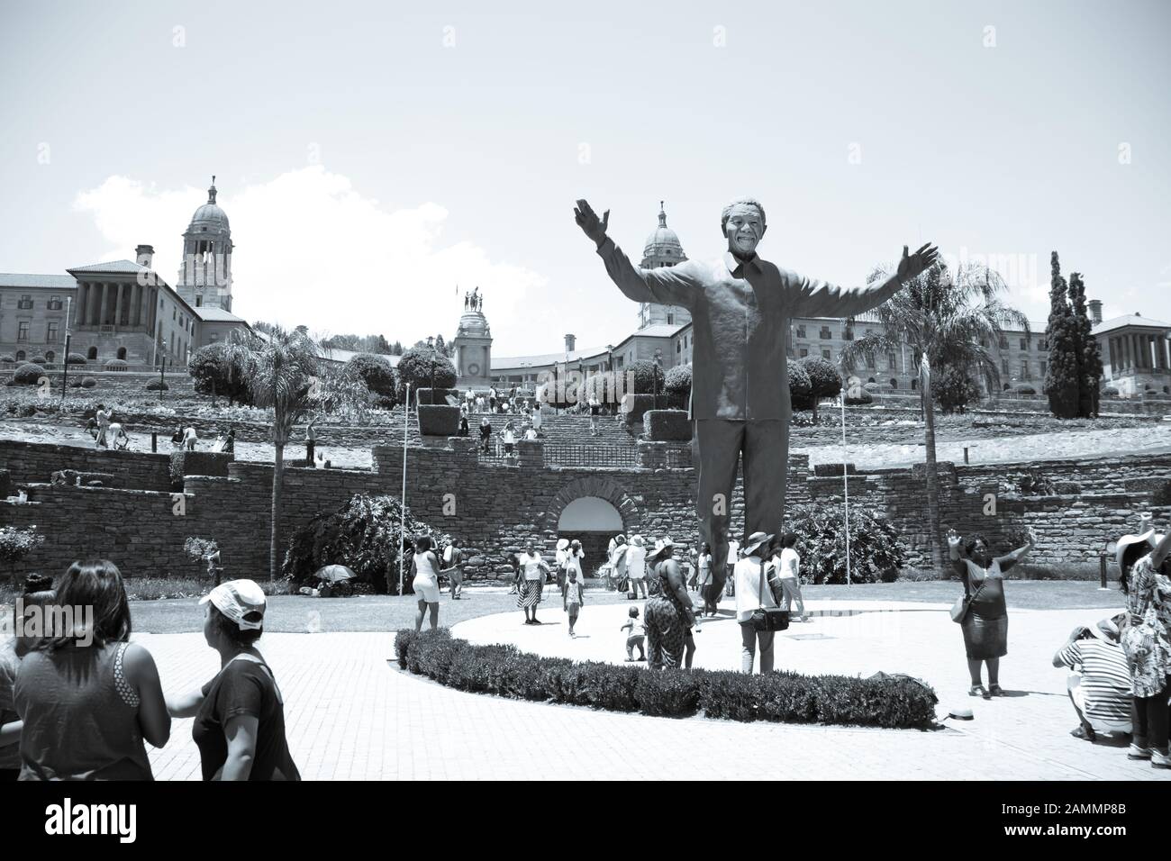 Nelson mandela statue union buildings hi-res stock photography and ...