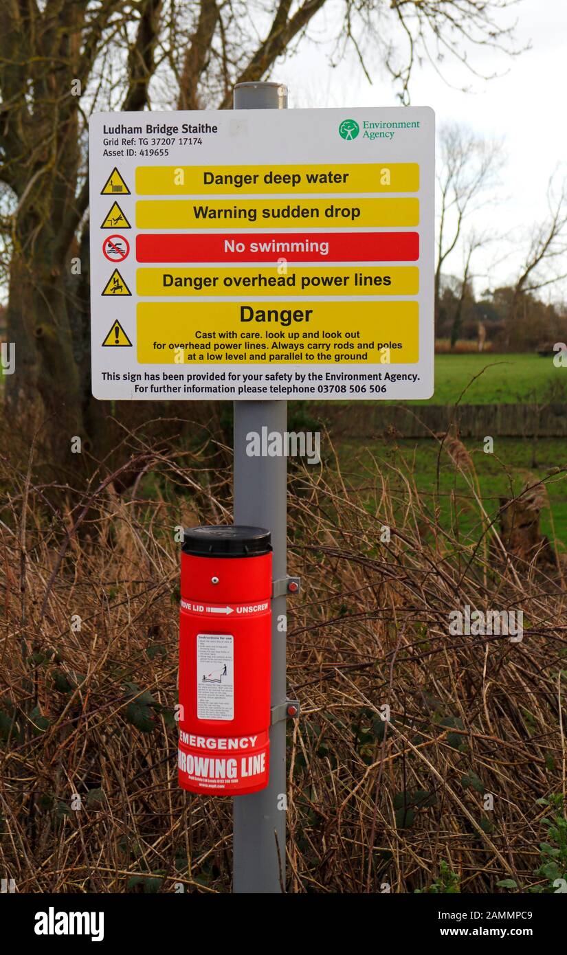 Environment agency sign hi-res stock photography and images - Alamy