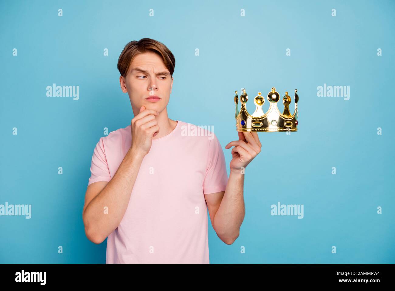 Hand hold crown hi-res stock photography and images - Alamy