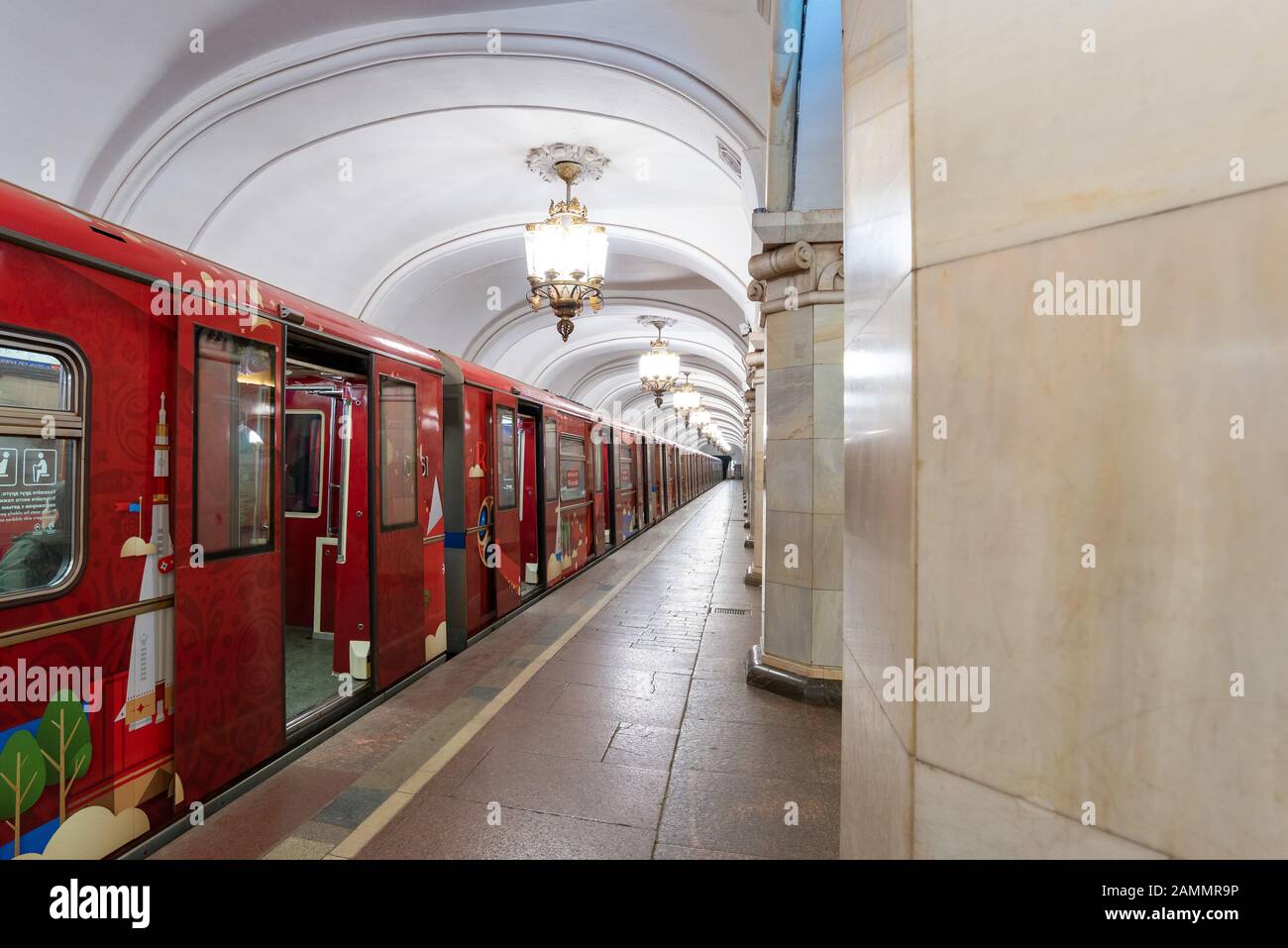 Russian train stations hi-res stock photography and images - Alamy