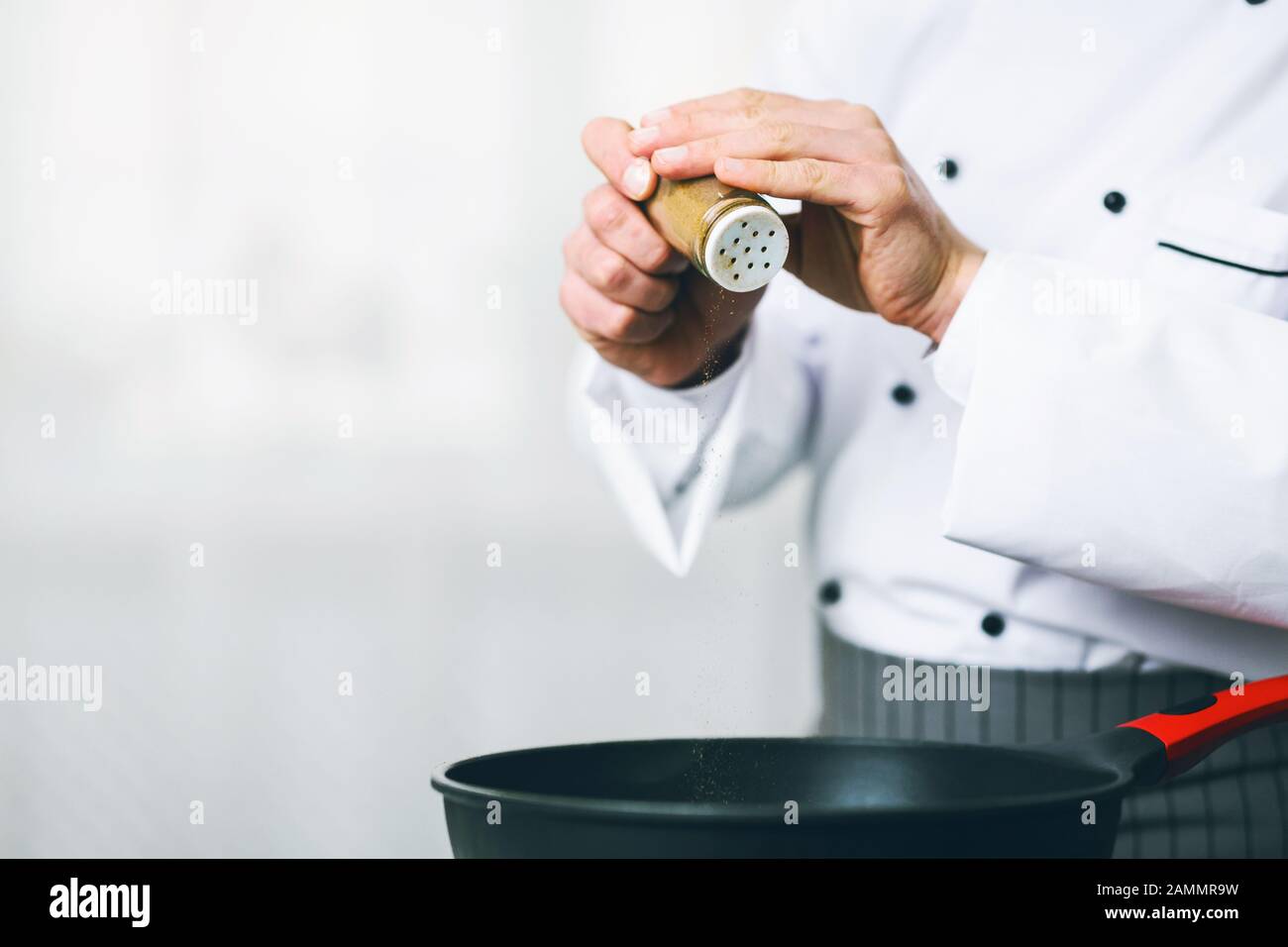 Adding pepper hi-res stock photography and images - Alamy