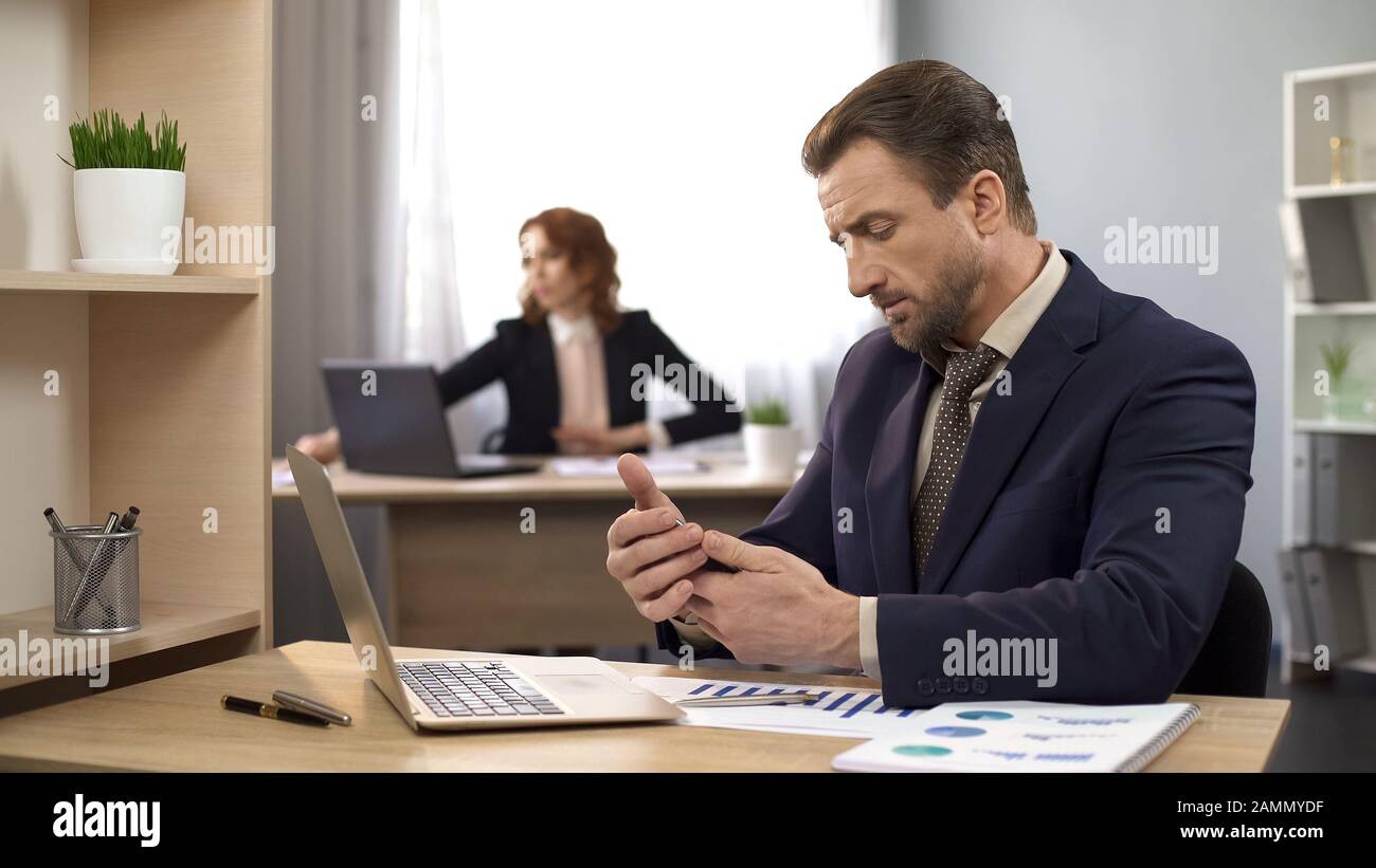 Employee typing hi-res stock photography and images - Alamy