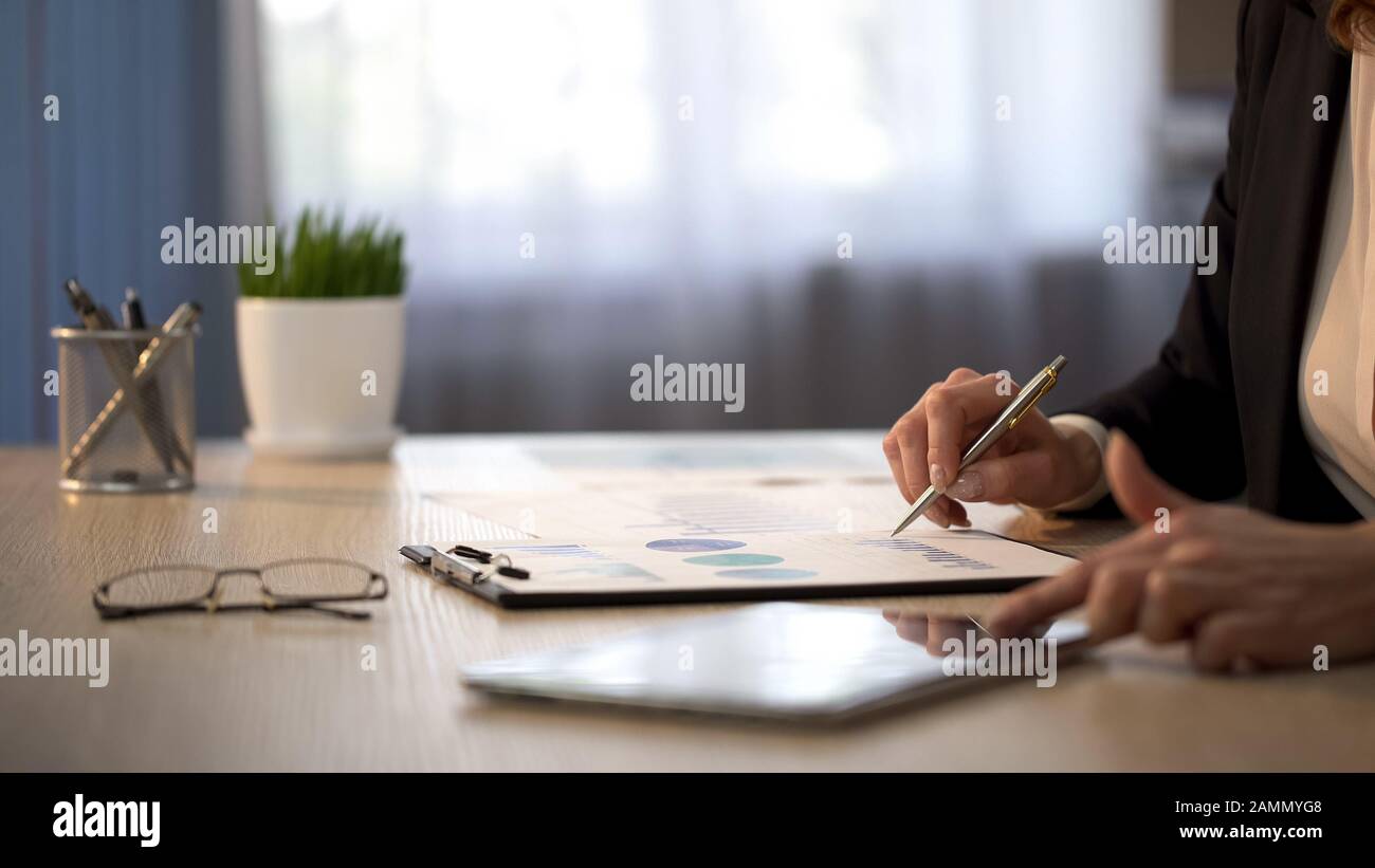 Data analytics career hi-res stock photography and images - Alamy