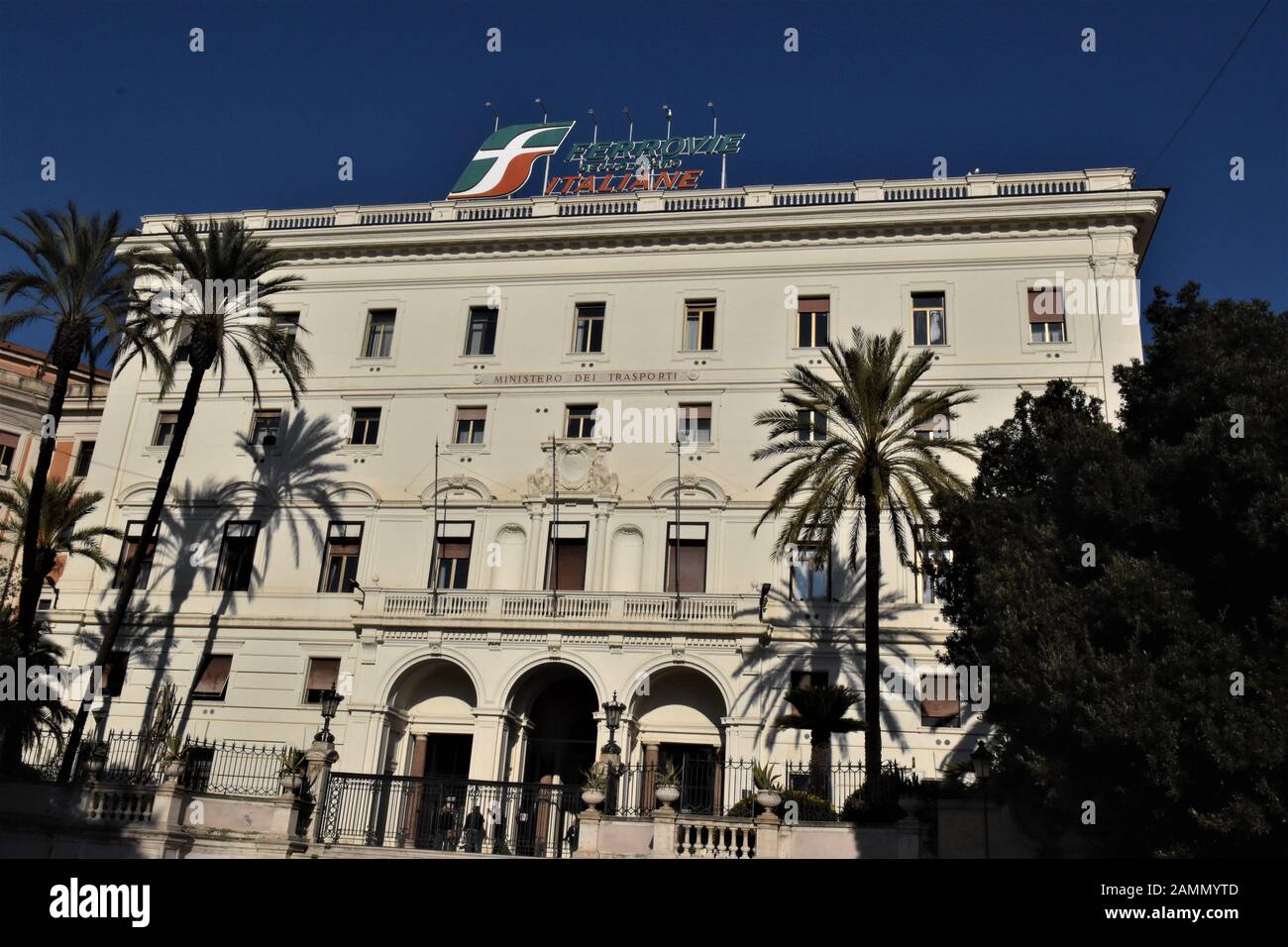 HEADQUARTERS OF THE ITALIAN STATE RAILWAYS Stock Photo - Alamy