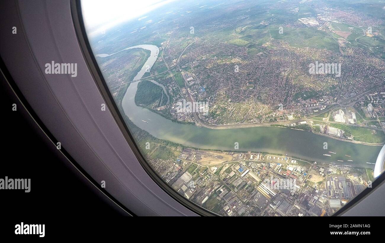 View ground through window airplane hi-res stock photography and images ...