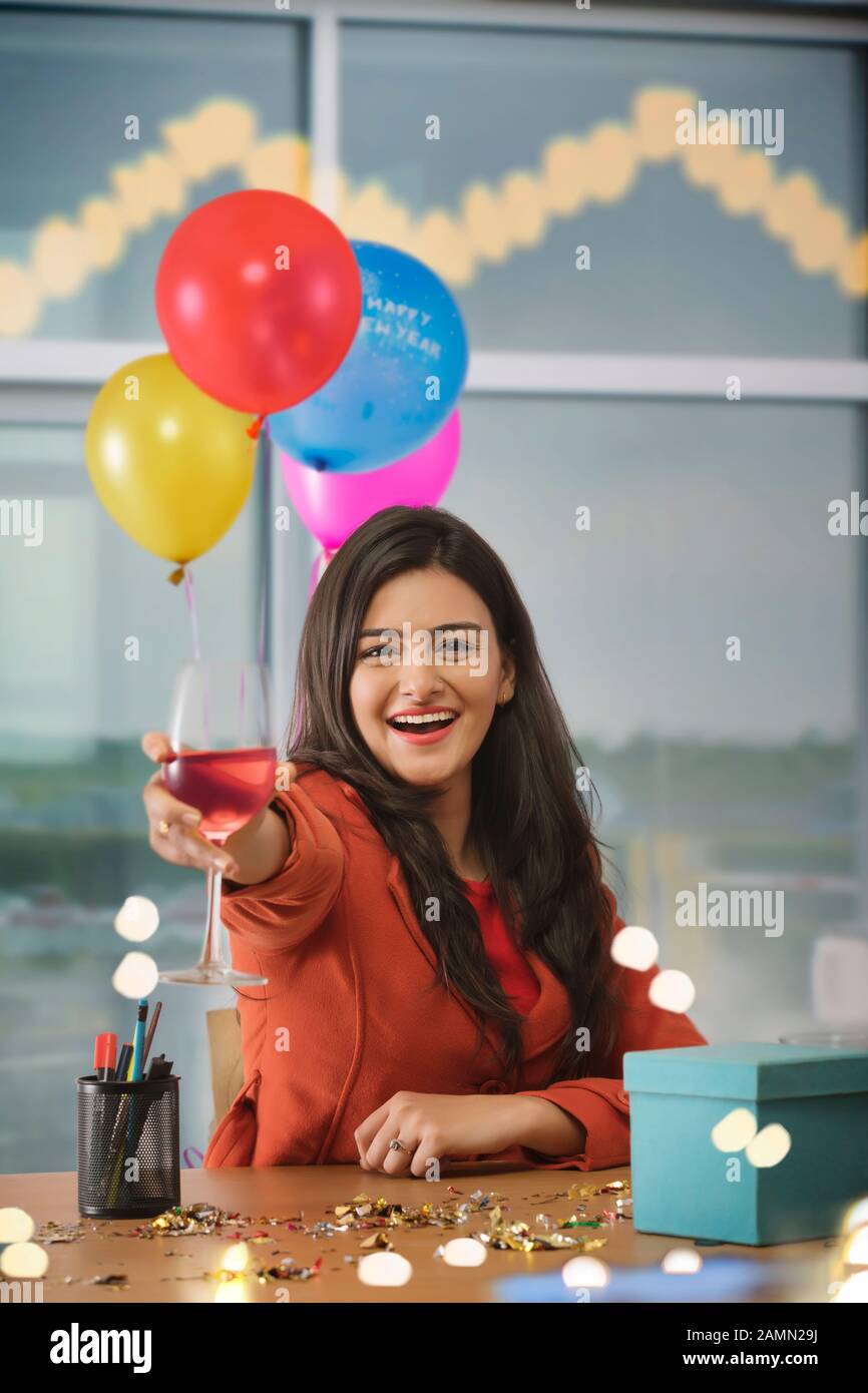 Office party hi-res stock photography and images - Alamy