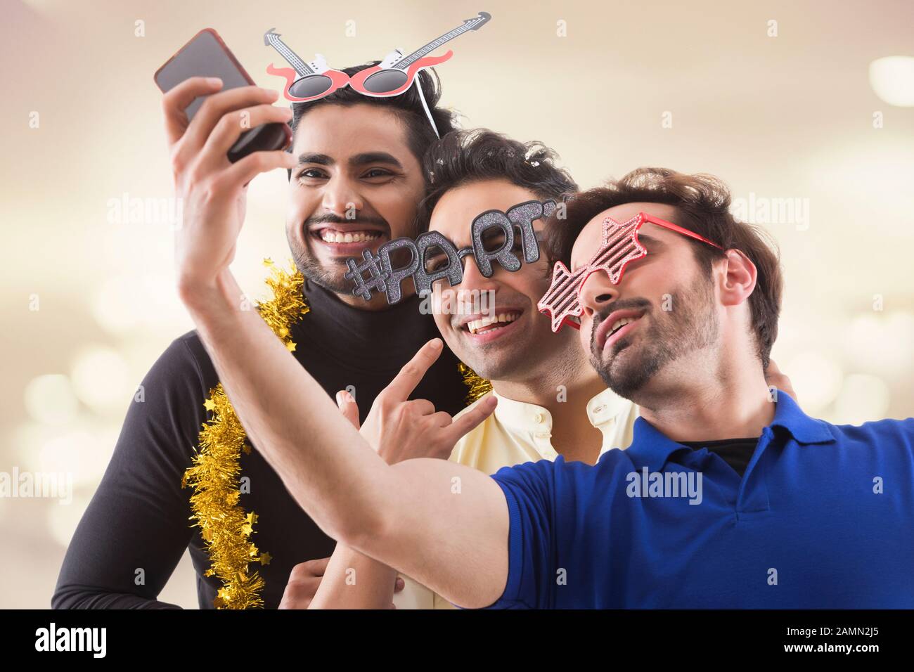 Celebration men partying party hi-res stock photography and images - Alamy