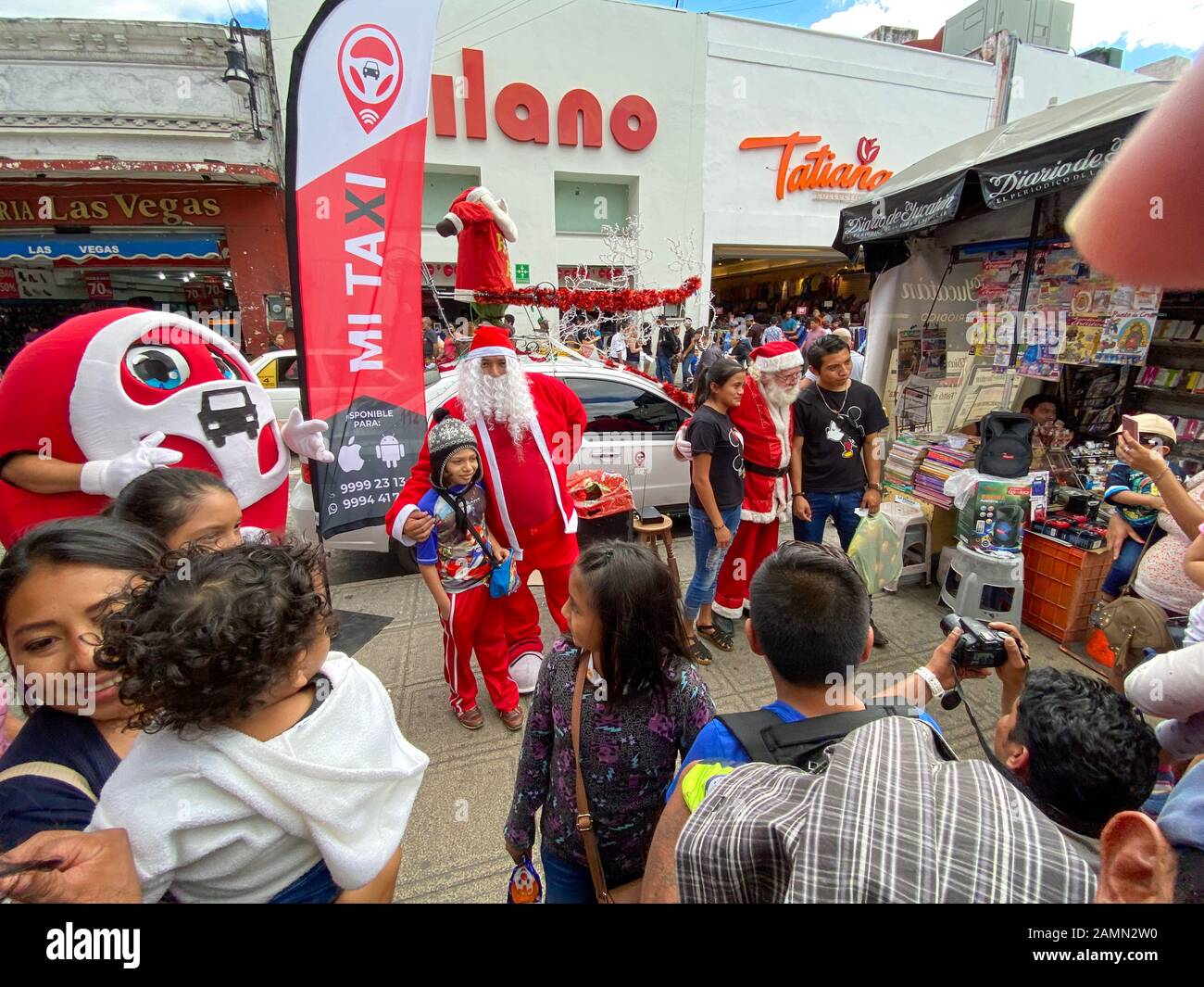 Mexico santa claus hi-res stock photography and images - Alamy