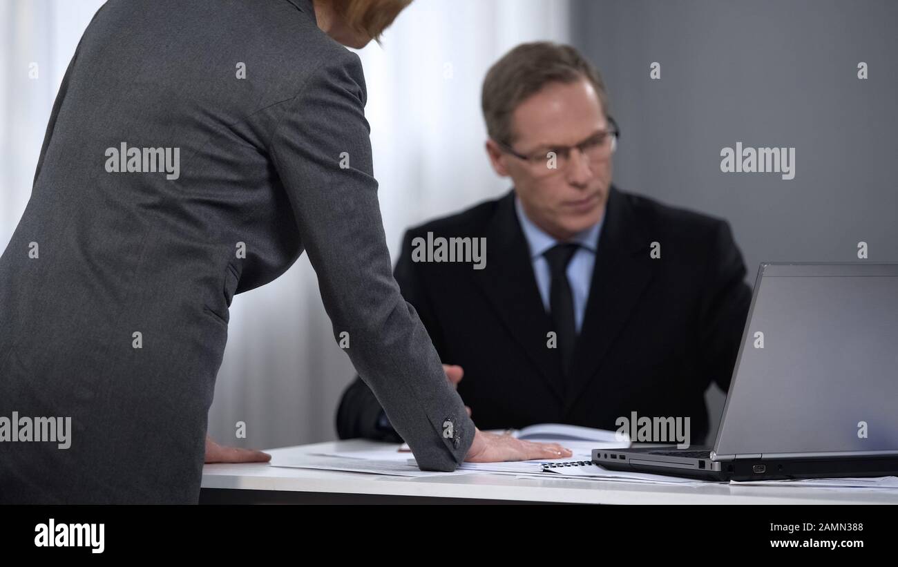 Poor performance hi-res stock photography and images - Alamy