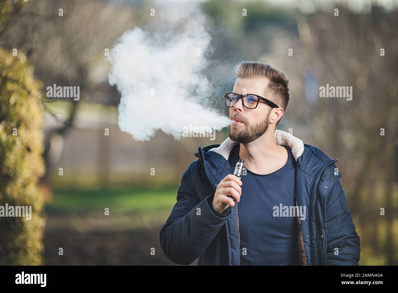 Vaping equipment hi-res stock photography and images - Alamy