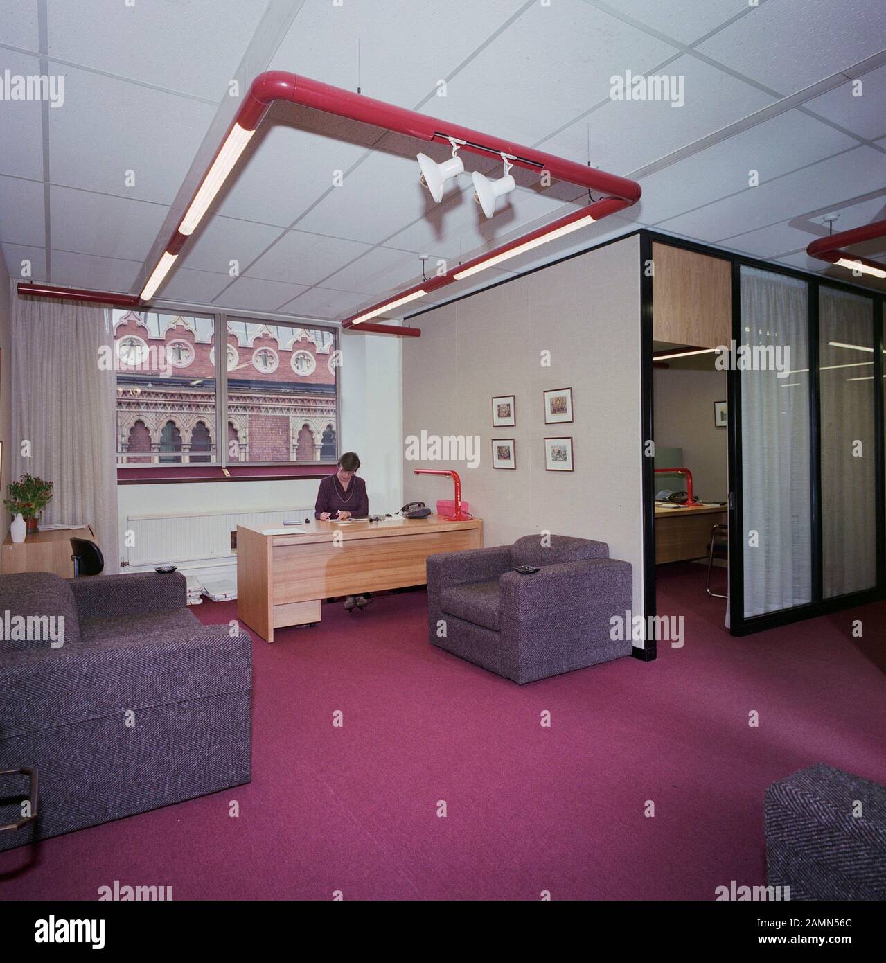 1981 office interior hi-res stock photography and images - Alamy