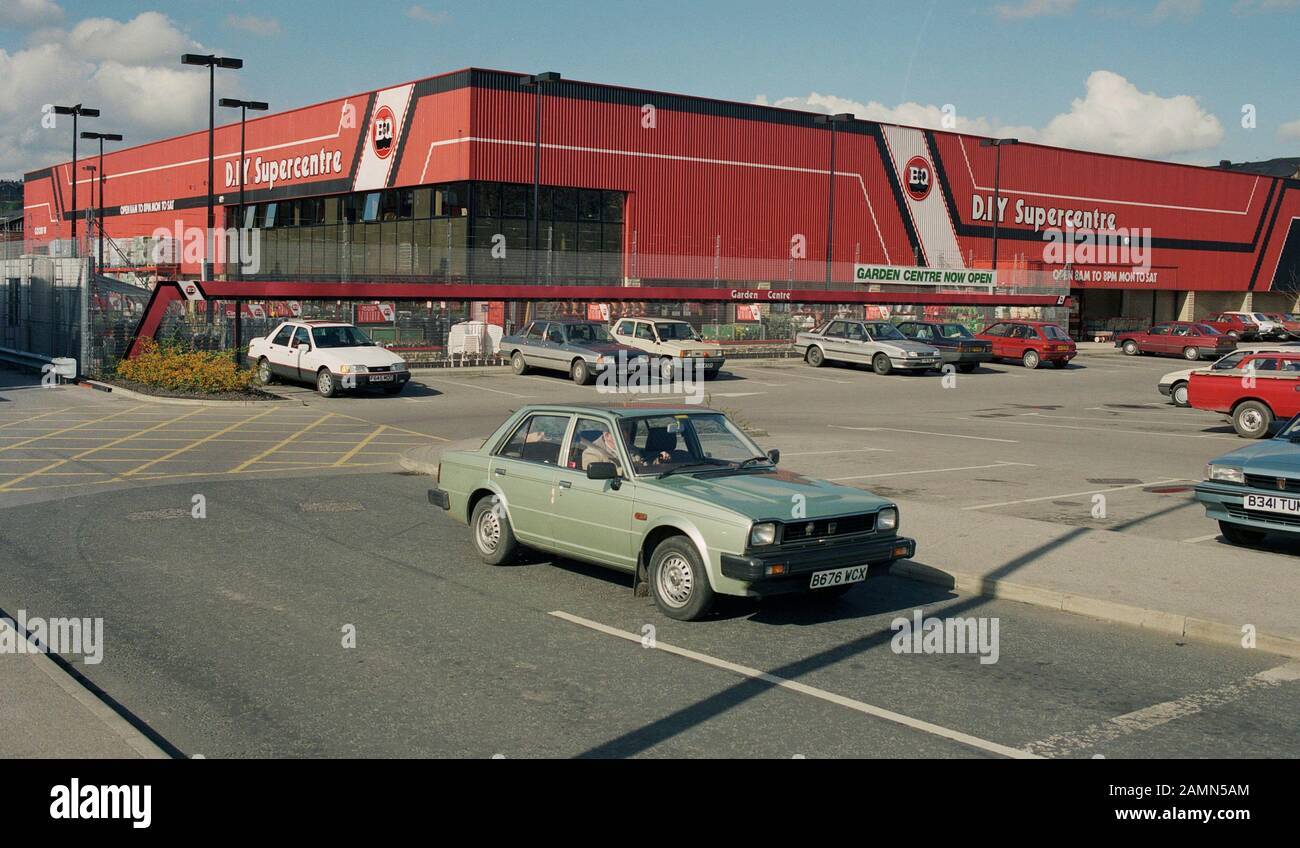 B & Q retail store in 1989, West Yorkshire, Northern England, UK Stock ...