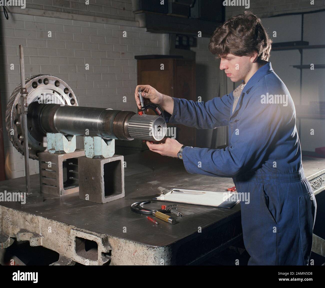 1980s factory uk hi-res stock photography and images - Alamy