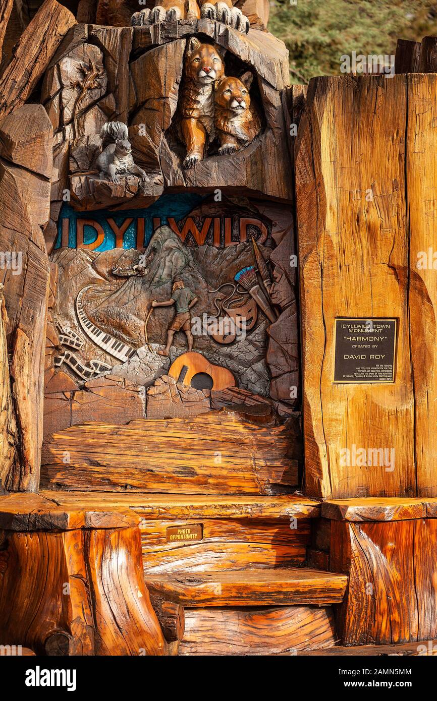 Idyllwild Cedar Sculpture Stock Photo - Alamy