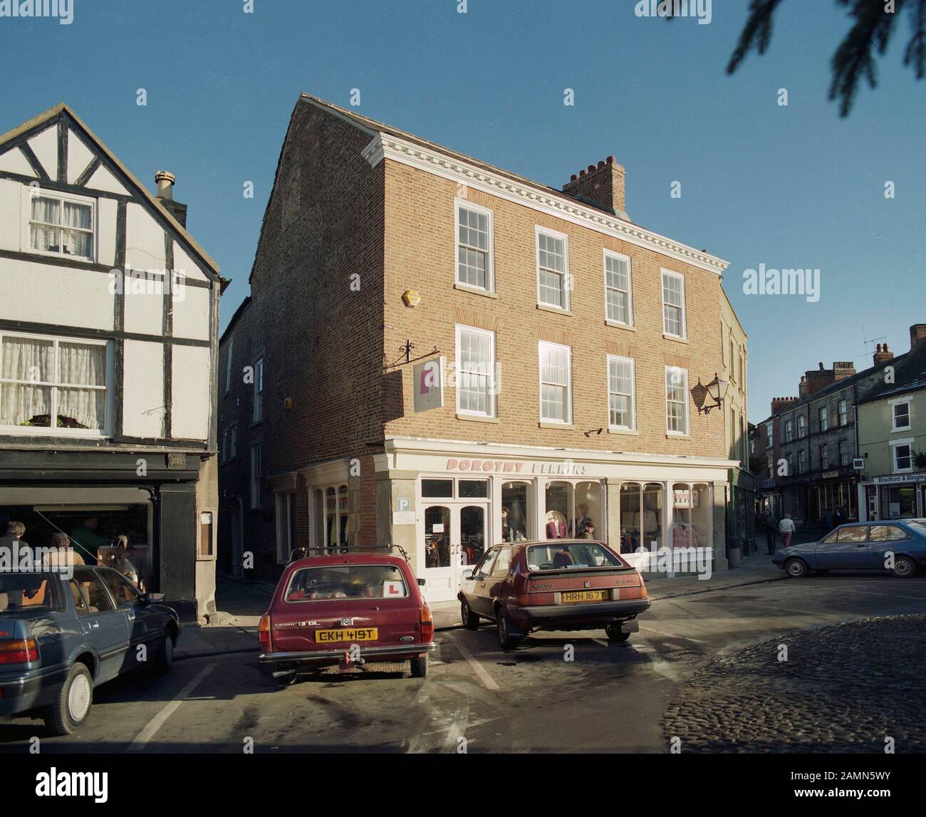 Knaresborough Market Square, in 1989, North Yorkshire, Northern England ...