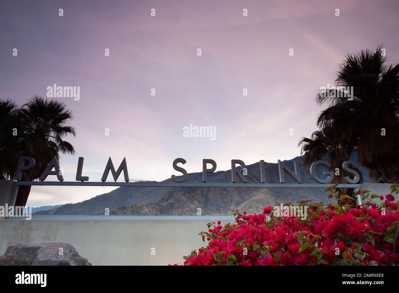 Palm Springs welcome sign Stock Photo - Alamy