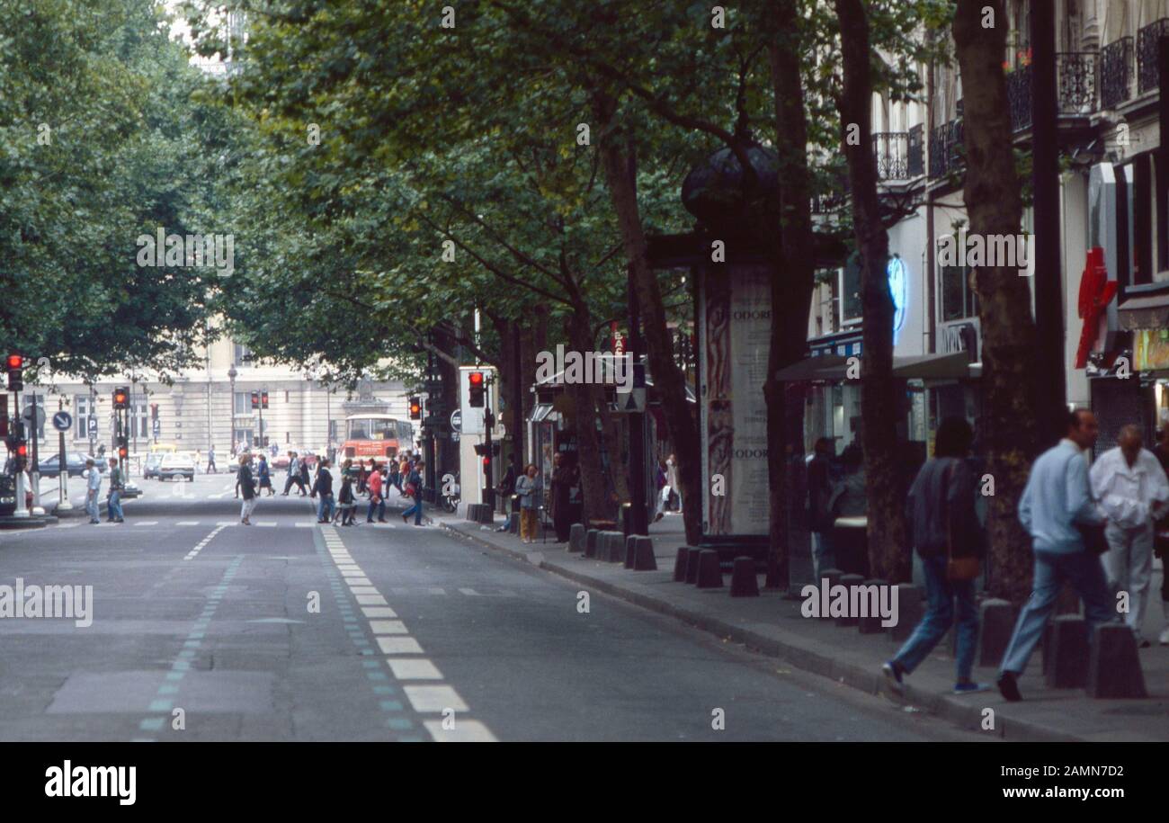 The tourist areas of Paris, France, in summer 1992 Stock Photo - Alamy