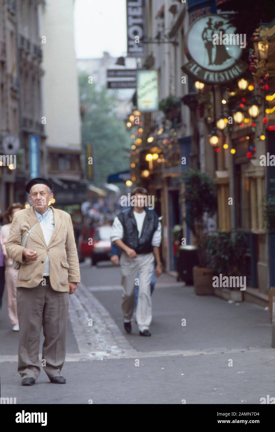 The tourist areas of Paris, France, in summer 1992 Stock Photo - Alamy