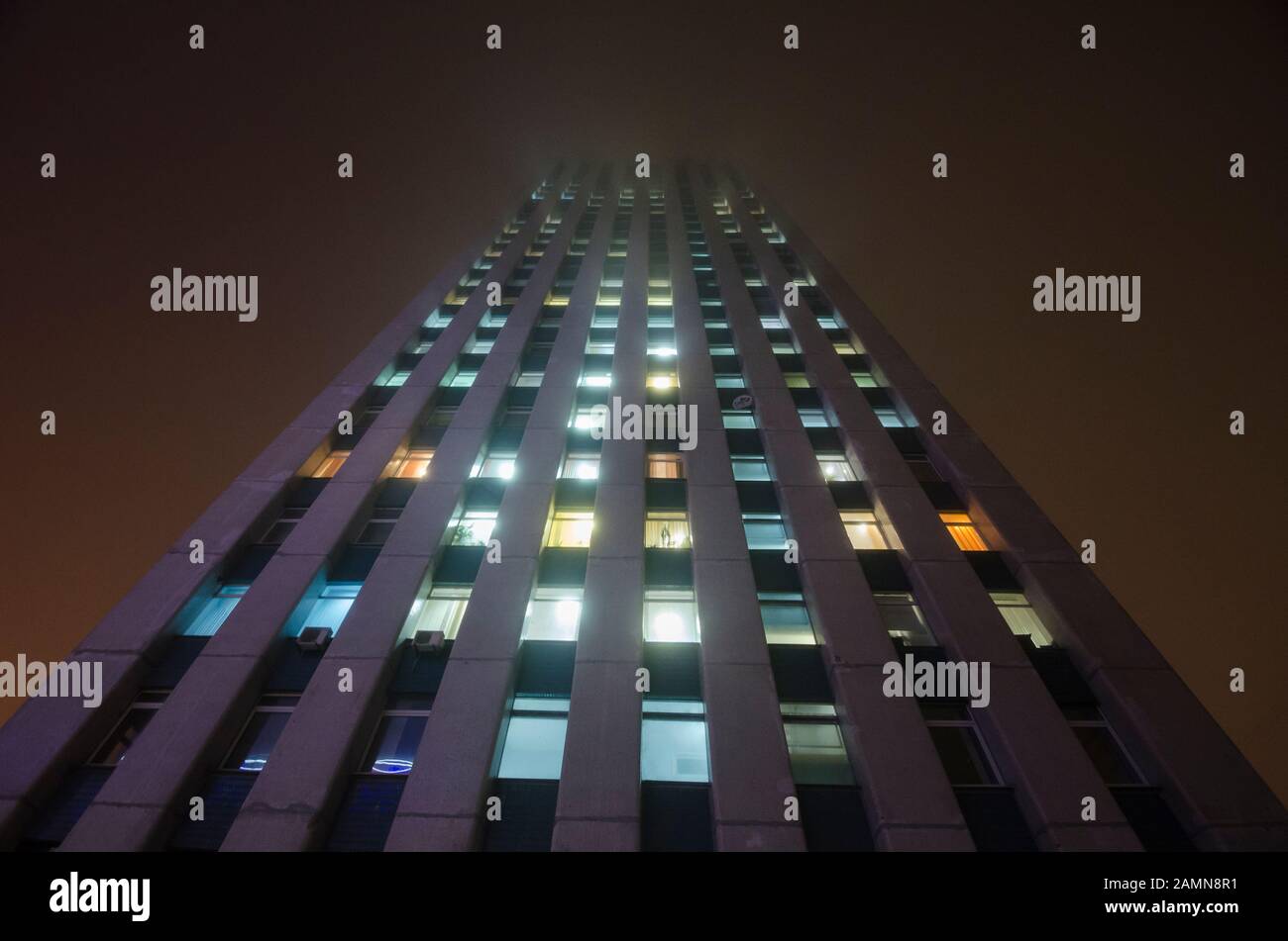 Tall light stands hi-res stock photography and images - Alamy