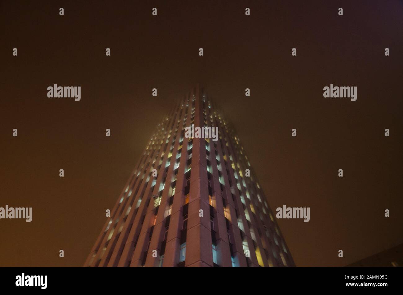 Tall light stands hi-res stock photography and images - Alamy